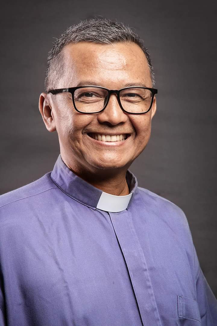 Profil Pastor Paroki – Gereja Santo Thomas Rasul
