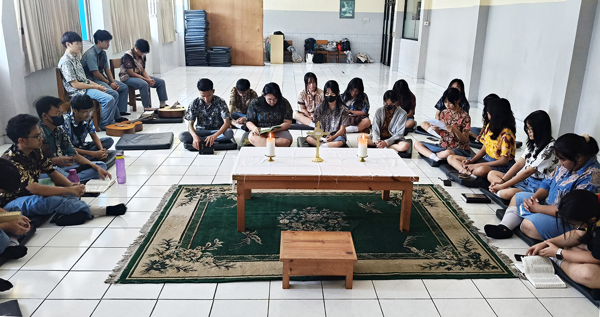 Memperteguh Iman dalam Komunitas SMA Vianney – Paroki Bojong Indah